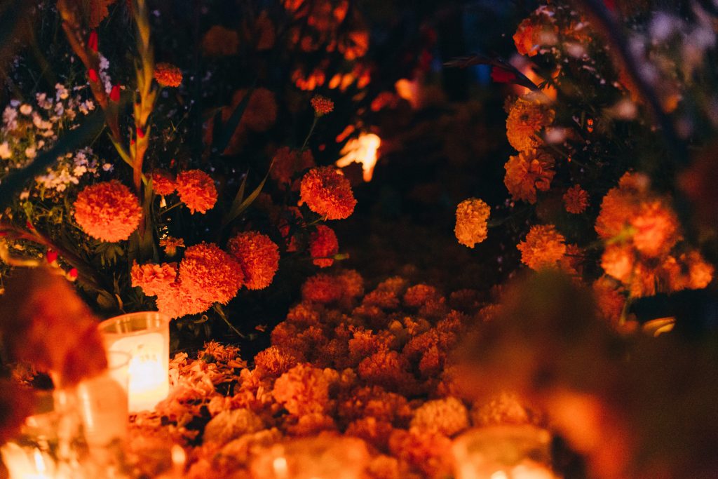 La Toussaint : comment fête-t-on les morts dans le monde ? - Odella.fr